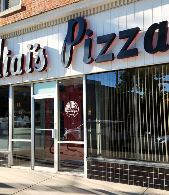 restaurants iowa delicious pizza ftr