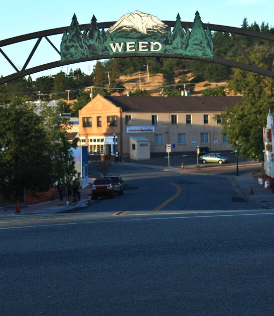 simple california mountain town ftr