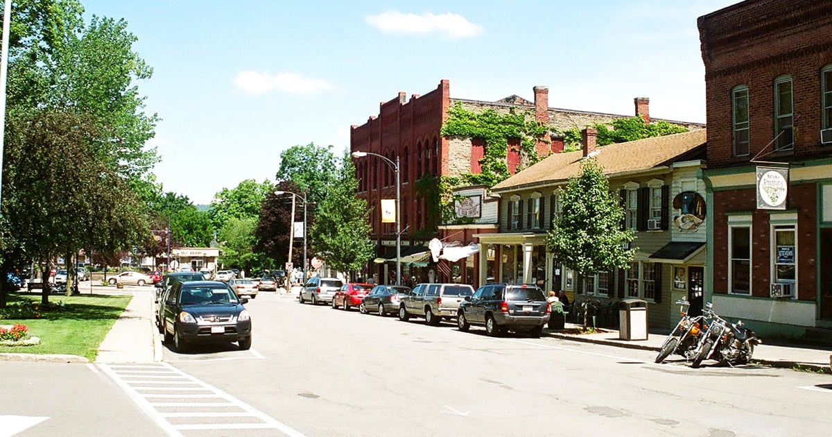 10 Small Towns In New York That Are Quiet, Affordable, And Easy To Fall ...