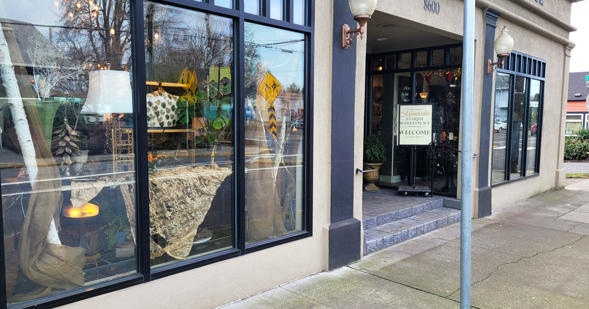 8 Gigantic Vintage Stores In Oregon Where Your Treasure-Hunting Dreams ...