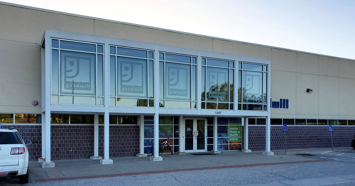 This Massive Thrift Store In Kansas Is A Bargain-Seeker's Paradise