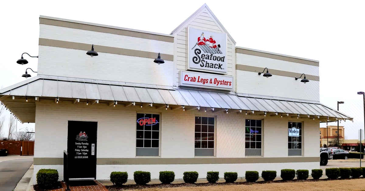 10 Tiny Seafood Spots In Arkansas That Are Absolutely Worth The Road Trip