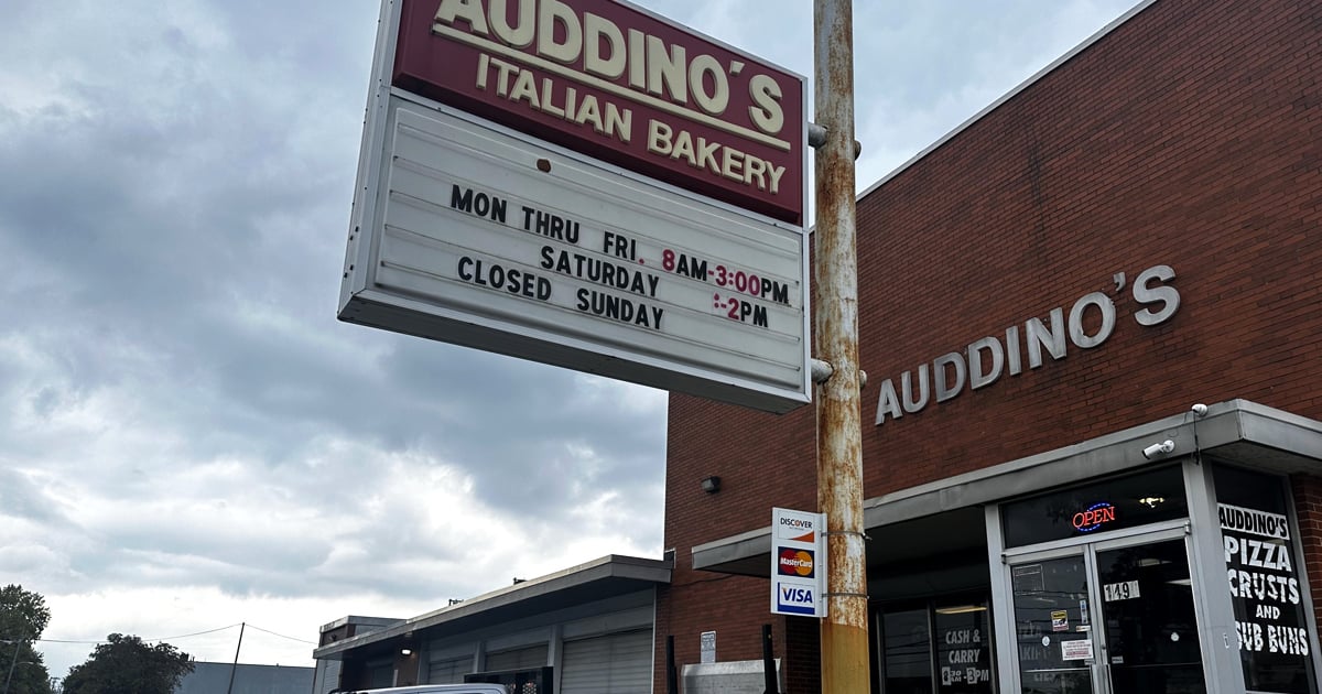 The Cannolis At This Bakery In Ohio Are So Good, They’re Worth A Road Trip