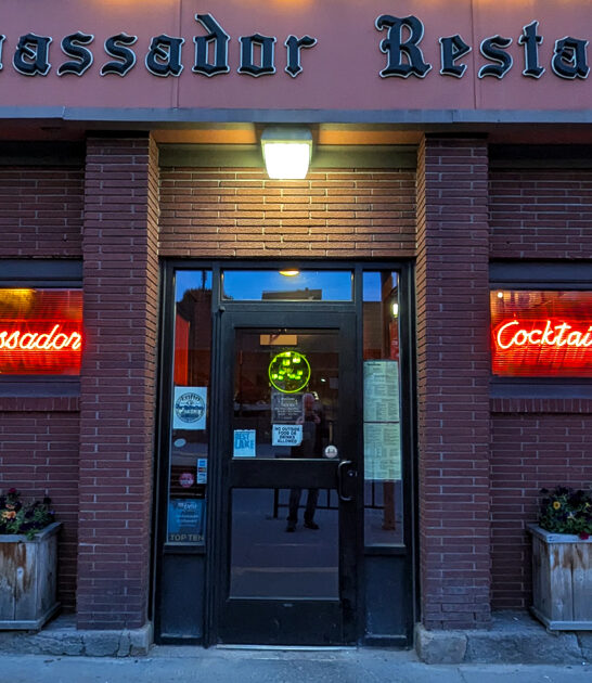 unassuming pizza michigan restaurant ftr