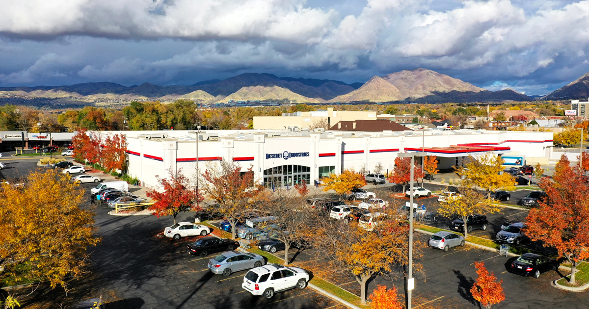 The Enormous Thrift Store In Utah Where You Can Fill A Whole Cart For $27