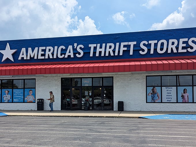 The red, white, and blue facade isn't just patriotic&mdash;it's a beacon calling to treasure hunters from across Alabama. Bargain paradise awaits!