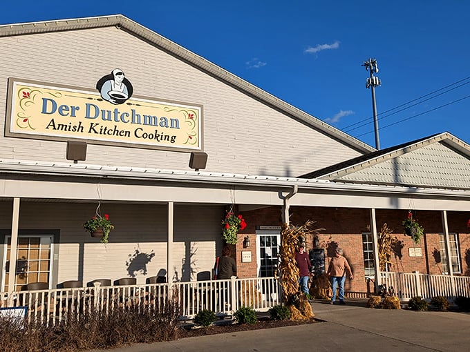 Welcome to Der Dutchman! Enjoy hearty meals and a friendly, relaxed atmosphere in Walnut Creek, Ohio.