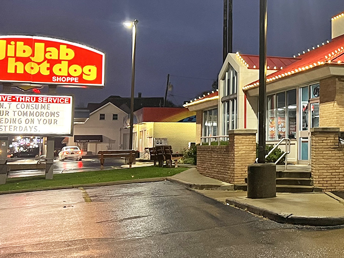 At night, Jib Jab's illuminated sign glows with the warm promise of hot dogs to come. Like a culinary lighthouse guiding hungry souls to safe harbor.