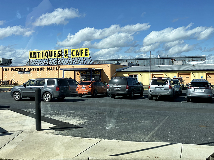 The bright orange exterior and wide parking lot shout, &ldquo;Hungry? Pull in and see what&rsquo;s cooking!&rdquo;