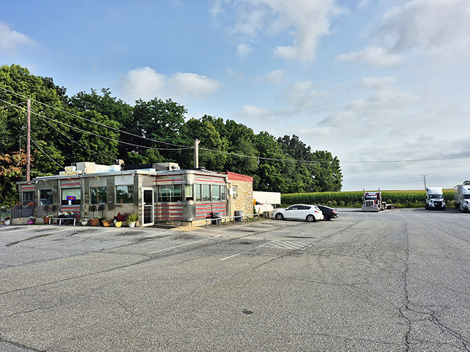 Classic Americana gleams in the Pennsylvania sunshine. This unassuming roadside gem has been turning breakfast skeptics into pancake evangelists for generations.