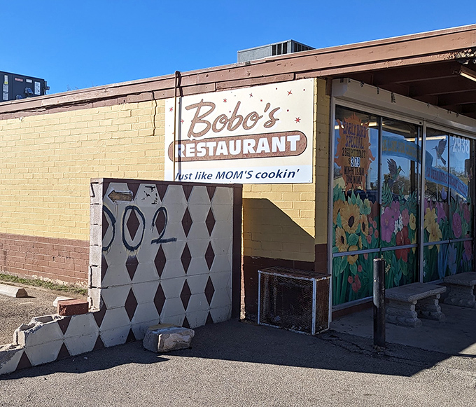 The sunshine-yellow exterior of Bobo's promises what every breakfast lover craves: home cooking without having to wash a single dish afterward.