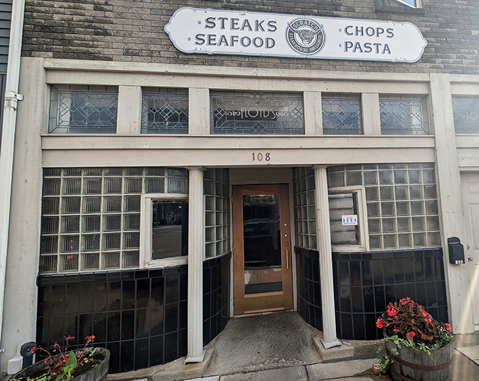 The unassuming brick facade of Scratch Steakhouse hides culinary treasures within, proving that in Ohio, the best steaks often come without the flashy neon fanfare.