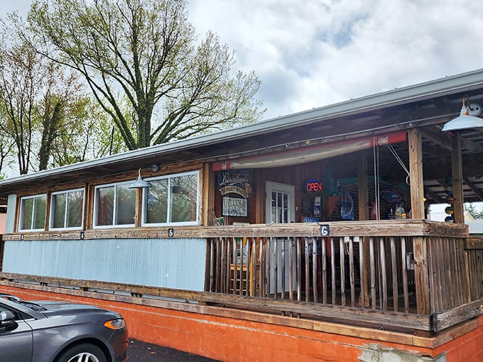 The weathered sign and rustic exterior of Eadie's Fish House promise seafood treasures that defy Ohio's landlocked geography.