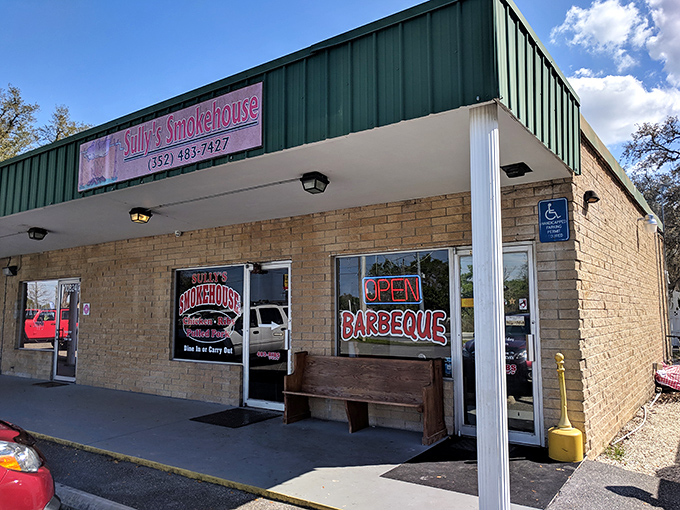 Found the perfect, unfussy spot for some incredible, slow-cooked meals! Ready to step inside for some classic BBQ comfort.