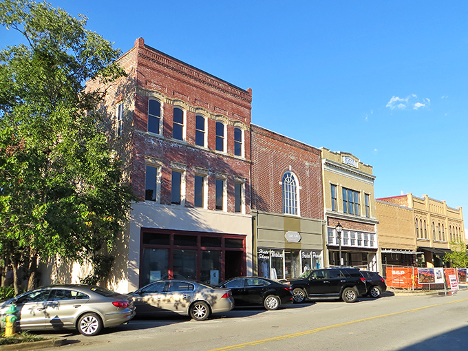 These aren't movie set facades&mdash;Florence's beautifully preserved downtown architecture houses real businesses serving real locals at real-people prices.