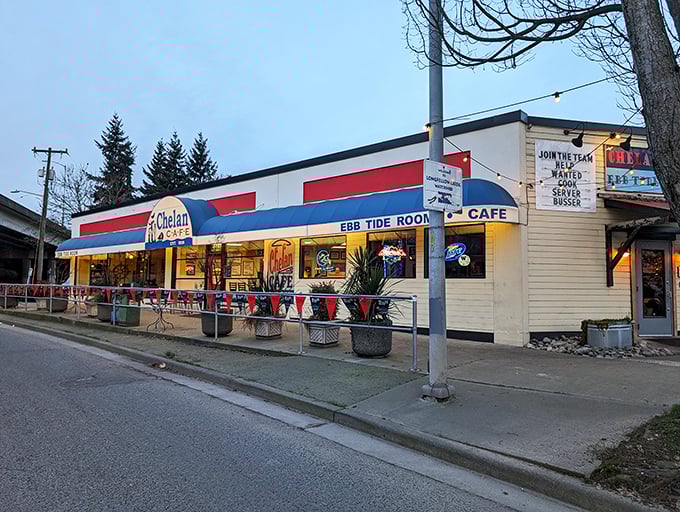 This cozy corner of Seattle promises a delicious blast from the past; the neon signs welcome you like an old friend.