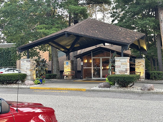 The welcoming entrance to Silvercryst stands like a northwoods sentinel, promising comfort and classic Wisconsin dining.