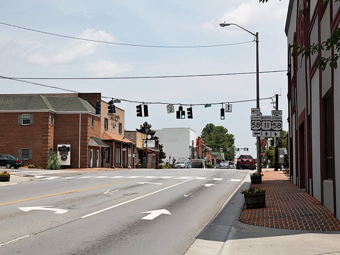 Main Street in Abingdon &ndash; where traffic lights are merely decorative suggestions and pedestrians remember how to make eye contact.