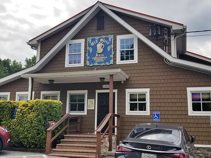 Wunderbar! This cozy Edge Water inn, unassuming as a Clark Kent disguise, hides Sauerbraten and legendary apple pie secrets within its friendly walls.