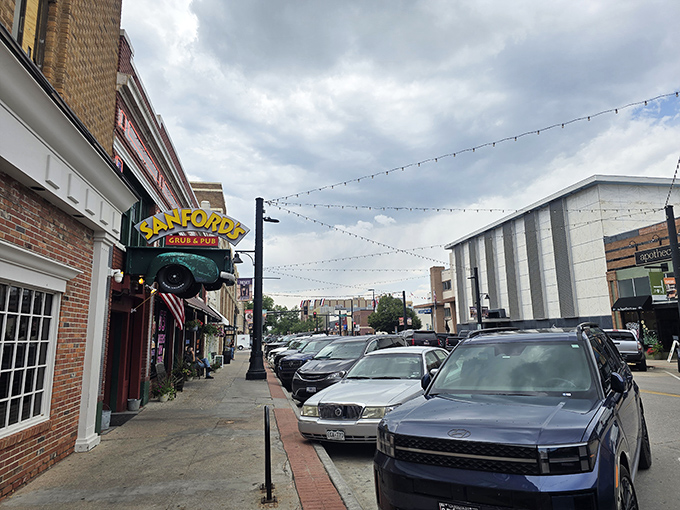 The iconic vintage Chevy truck bursting through the wall announces your arrival at Sanford's with all the subtlety of a Wyoming thunderstorm.
