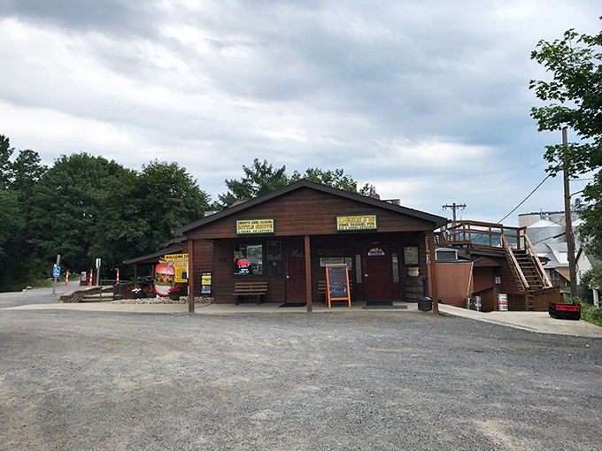 Head on down to Denny's! This Clearfield spot offers a friendly, casual atmosphere for a great meal.