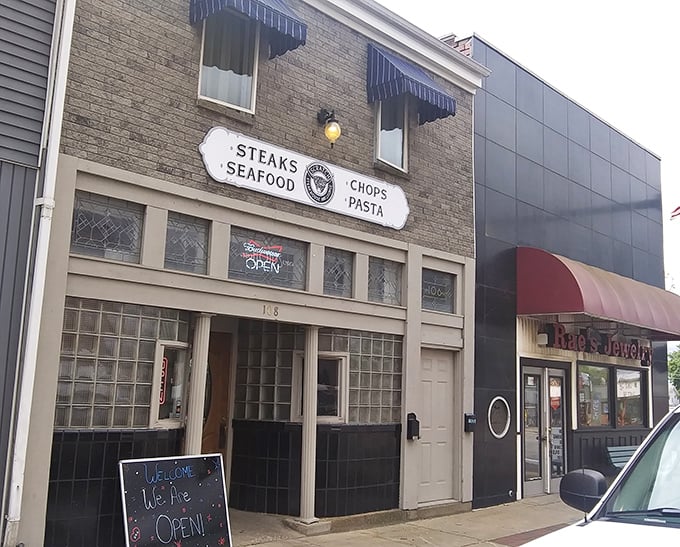 The unassuming brick fa&ccedil;ade of Scratch Steakhouse hides culinary treasures within, like finding a diamond in Louisville's downtown landscape.