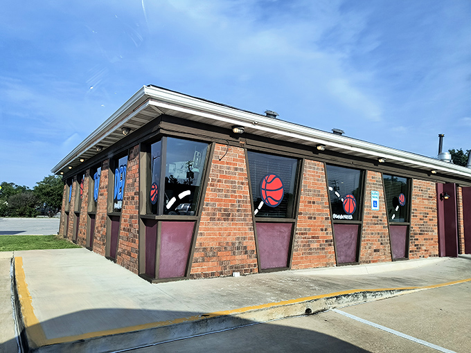 Ray's exterior might not win architectural awards, but that modest sign promises more than any fancy facade ever could. Barbecue wisdom 101.