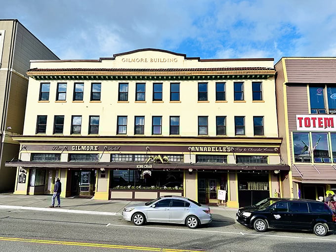 Like a yellow beacon calling to hungry sailors, Annabelle's historic fa&ccedil;ade promises comfort and sustenance amid Alaska's famously unpredictable weather.