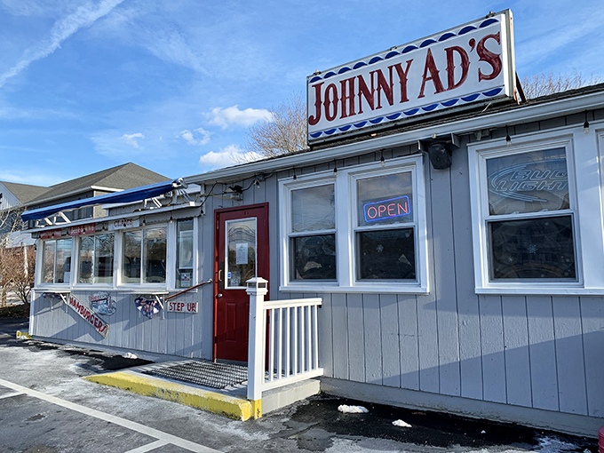 Johnny Ad's modest exterior belies the seafood treasures within&mdash;like finding a pearl in the most unassuming oyster shell.