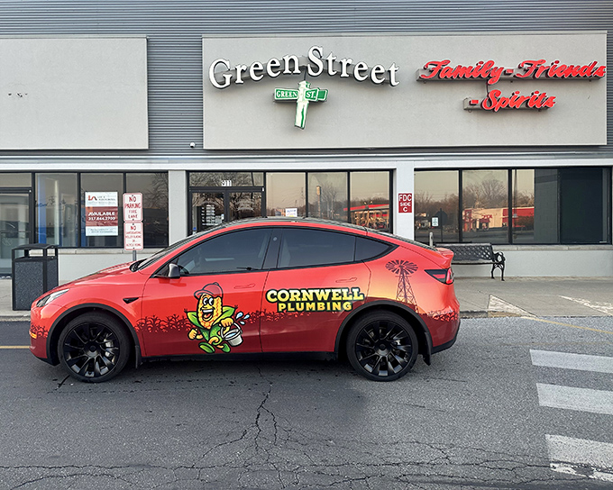 The unassuming storefront of Green Street Pub & Eatery proves once again that culinary treasures often hide in plain sight, waiting for hungry explorers to discover them.