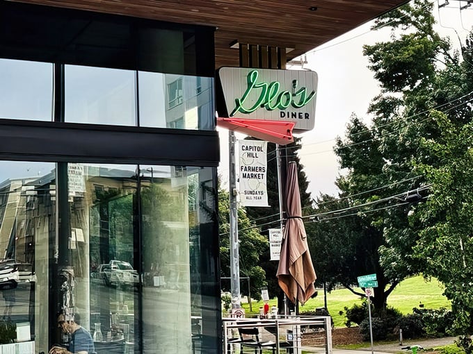Glo&rsquo;s stylish new spot on East Union Street pairs modern design with classic diner warmth. Wooden accents and a glass front welcome you into Seattle&rsquo;s beloved breakfast haven.