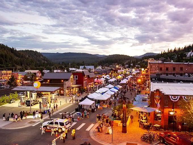 In the early evening light, Truckee’s fall colors turn the whole town into a soft, golden postcard.