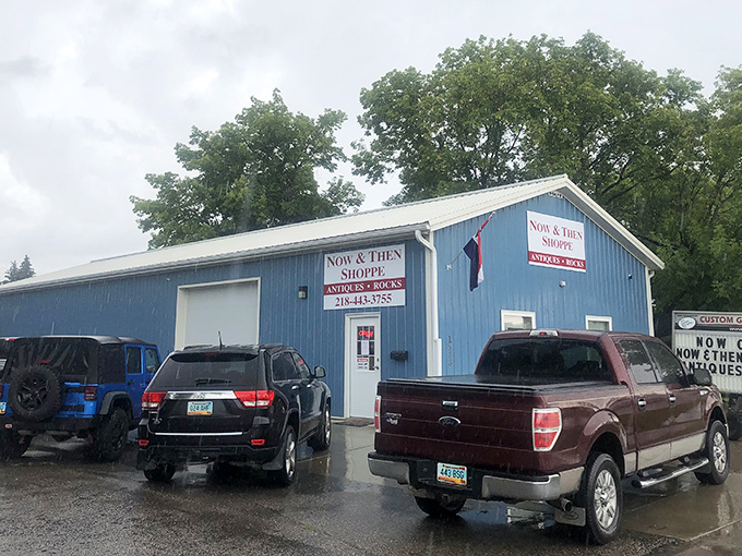 Rain or shine, treasure hunters flock to this blue haven of nostalgia. The parking lot's full for good reason!