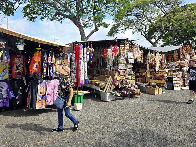 A colorful vendor stall bursting with Hawaiian shirts, dresses and souvenirs &ndash; like a tropical department store without the annoying muzak.