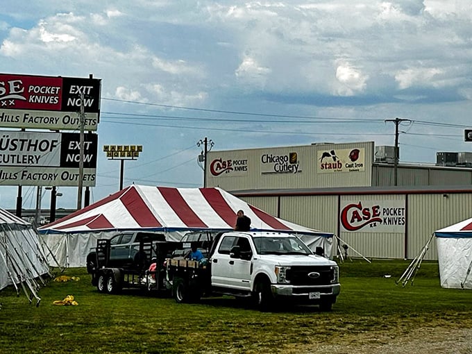 The unassuming exterior of Shepherd Hills Factory Outlet hides a treasure trove of kitchen wonders and home goods that would make any bargain hunter's heart skip a beat.