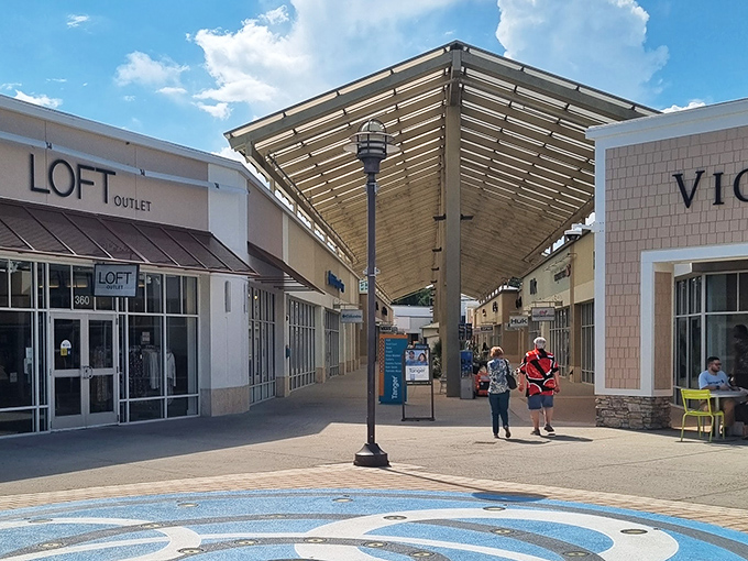 Retail therapy gets an architectural upgrade with these covered walkways. Shopping in the shade&mdash;the true mark of civilization in South Carolina summers. 