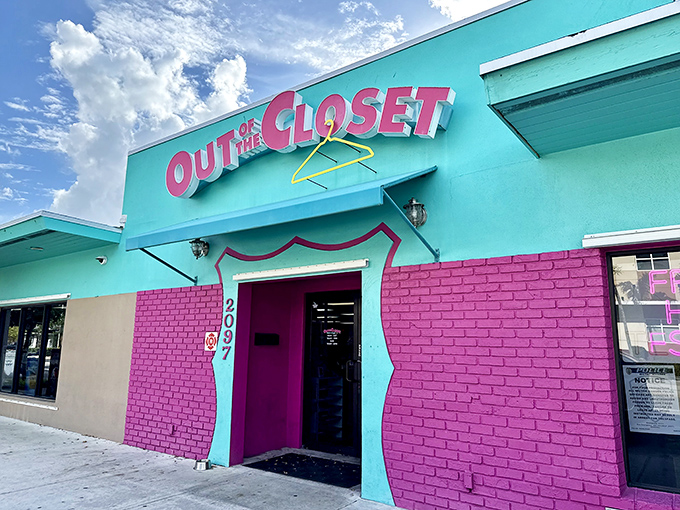 The South Florida sun has nothing on this eye-popping turquoise and hot pink facade. Like a Miami Vice set designer's dream come true!