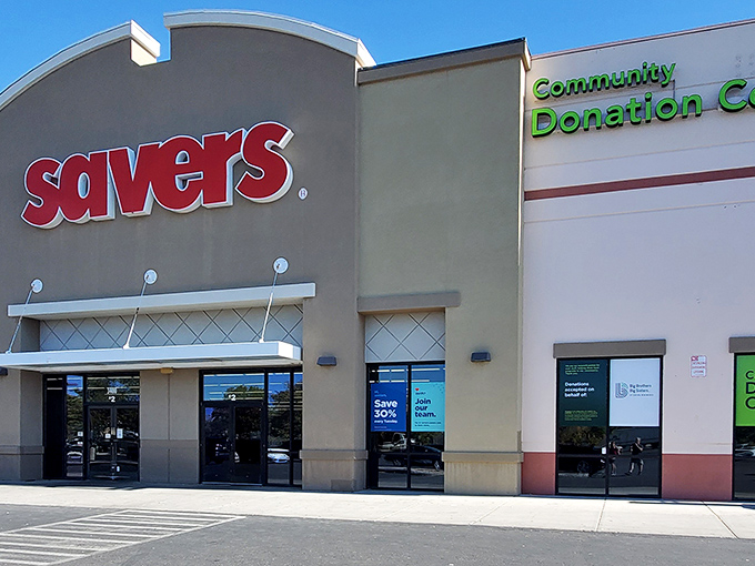The bold red Savers sign beckons like a lighthouse to bargain hunters navigating the sea of retail options in Albuquerque's west side.