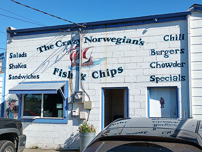 The unassuming white brick exterior hides culinary treasures within. Like finding Shakespeare writing in a garden shed, this modest fa&ccedil;ade conceals seafood greatness.