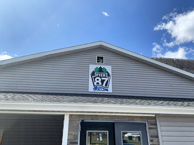 The unassuming exterior of Pier 87 proves once again that culinary treasures often hide behind the simplest facades. Pennsylvania's waterside gem awaits!