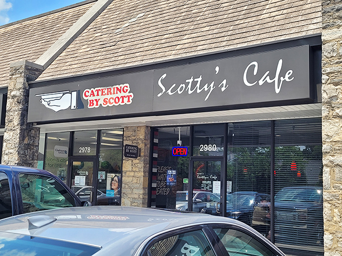 Scotty's Caf&eacute; nestles into its stone-faced strip mall home like a culinary secret waiting to be discovered by hungry Columbus explorers.