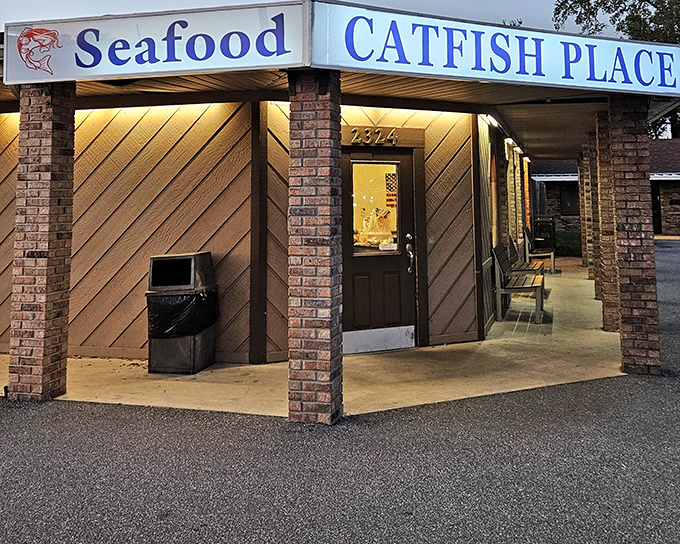 The unassuming brick exterior of The Catfish Place stands like a culinary time capsule, promising authentic Florida seafood without the frills or fuss.