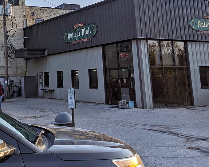 The unassuming exterior of Columbus Antique Mall proves once again that you should never judge a treasure chest by its metal siding.