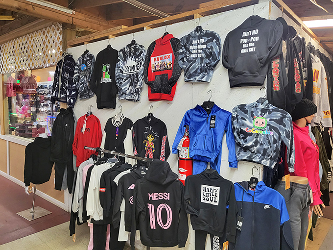 Anime fans rejoice! This clothing stall offers everything from Dragon Ball Z hoodies to Messi jerseys&mdash;pop culture paradise under one roof.
