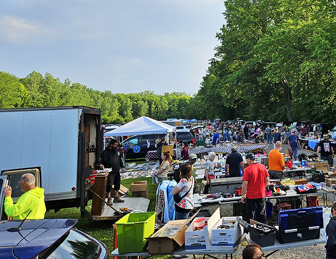 The outdoor market at Jamie's buzzes with early-morning treasure hunters. Like archaeologists with better coffee, these folks know the good stuff disappears by noon.