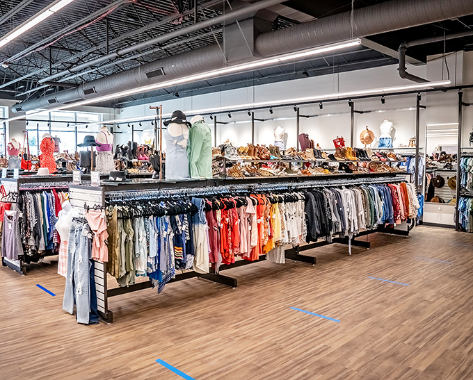 The antique aisles that's about to become your new favorite destination for guilt-free shopping sprees and wallet-friendly fashion finds.