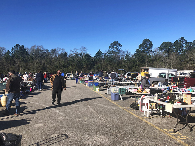 Early birds catch more than worms here&mdash;they snag the best deals before the Alabama sun climbs high. The savvy shoppers arrive with coffee and leave with carloads.