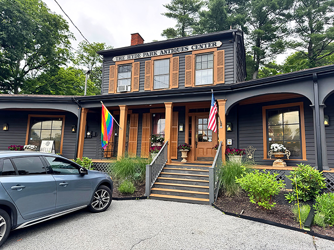 Flags flutter in welcome outside this colonial treasure trove. The building itself is the first antique you'll encounter&mdash;and it's not for sale!