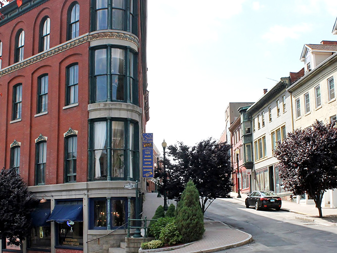 That red brick beauty isn't showing off &ndash; it's just naturally photogenic after all these years.