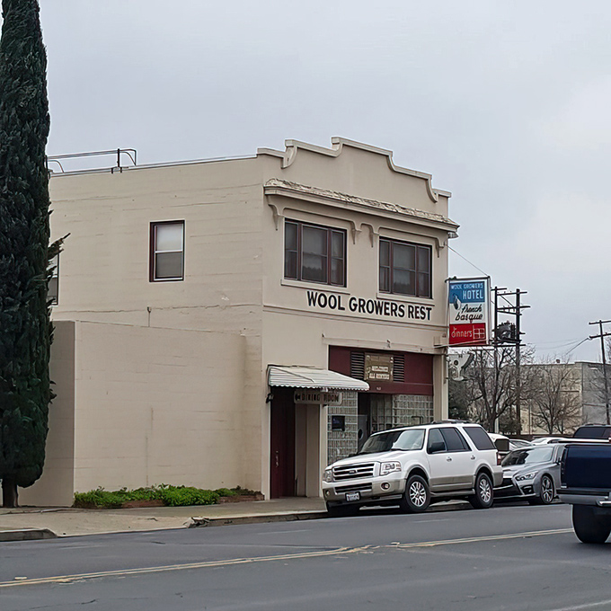 Another angle proves that architectural modesty and culinary excellence often go hand in hand in California's heartland.